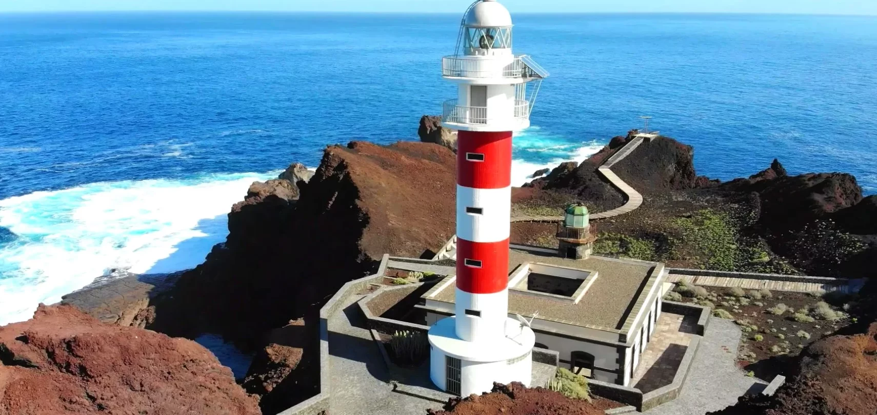 Faro Punta de Teno: Acceso al encanto natural del litoral - GudMornin